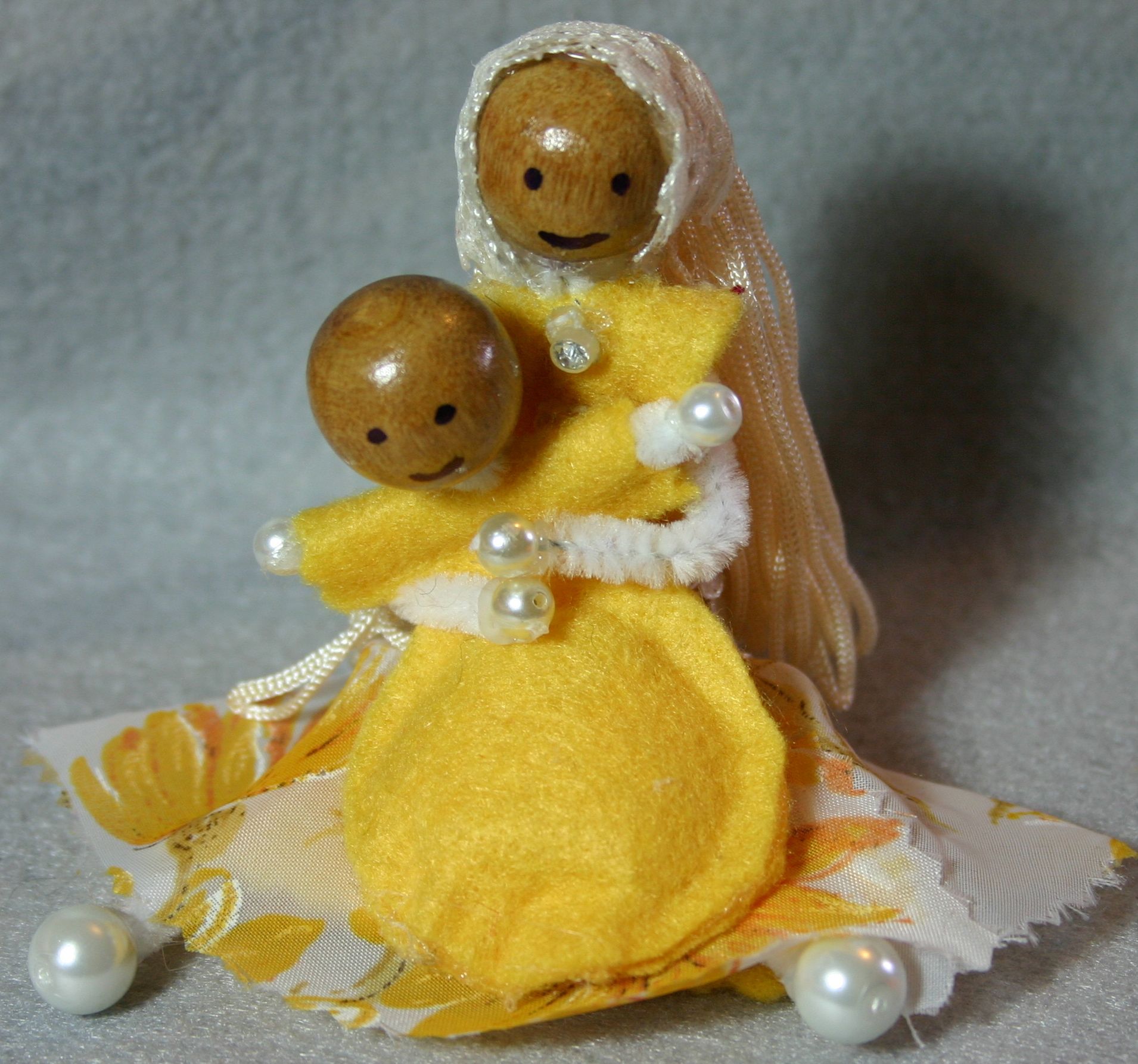 make your own wooden bead and pipe cleaner dolls | angathome